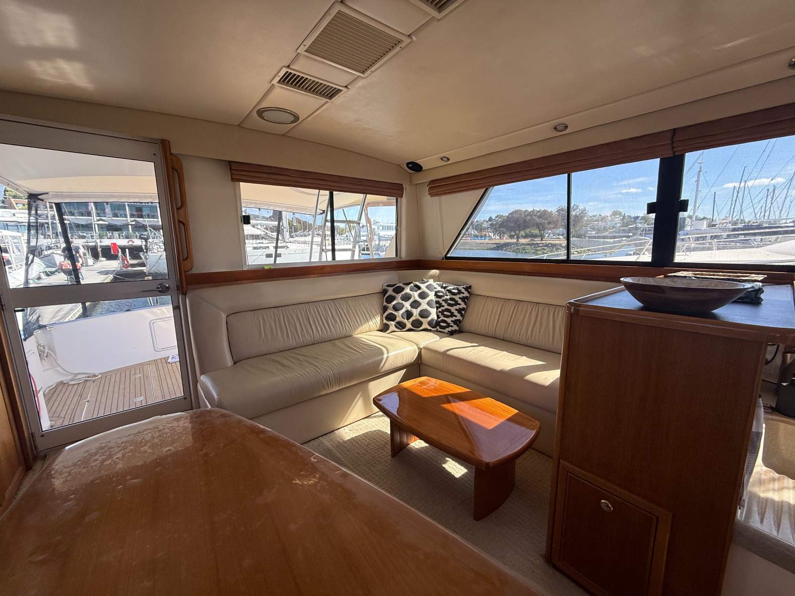 Riviera 39 Platinum (Series 2) Flybridge Cruiser - "SAMEDI"