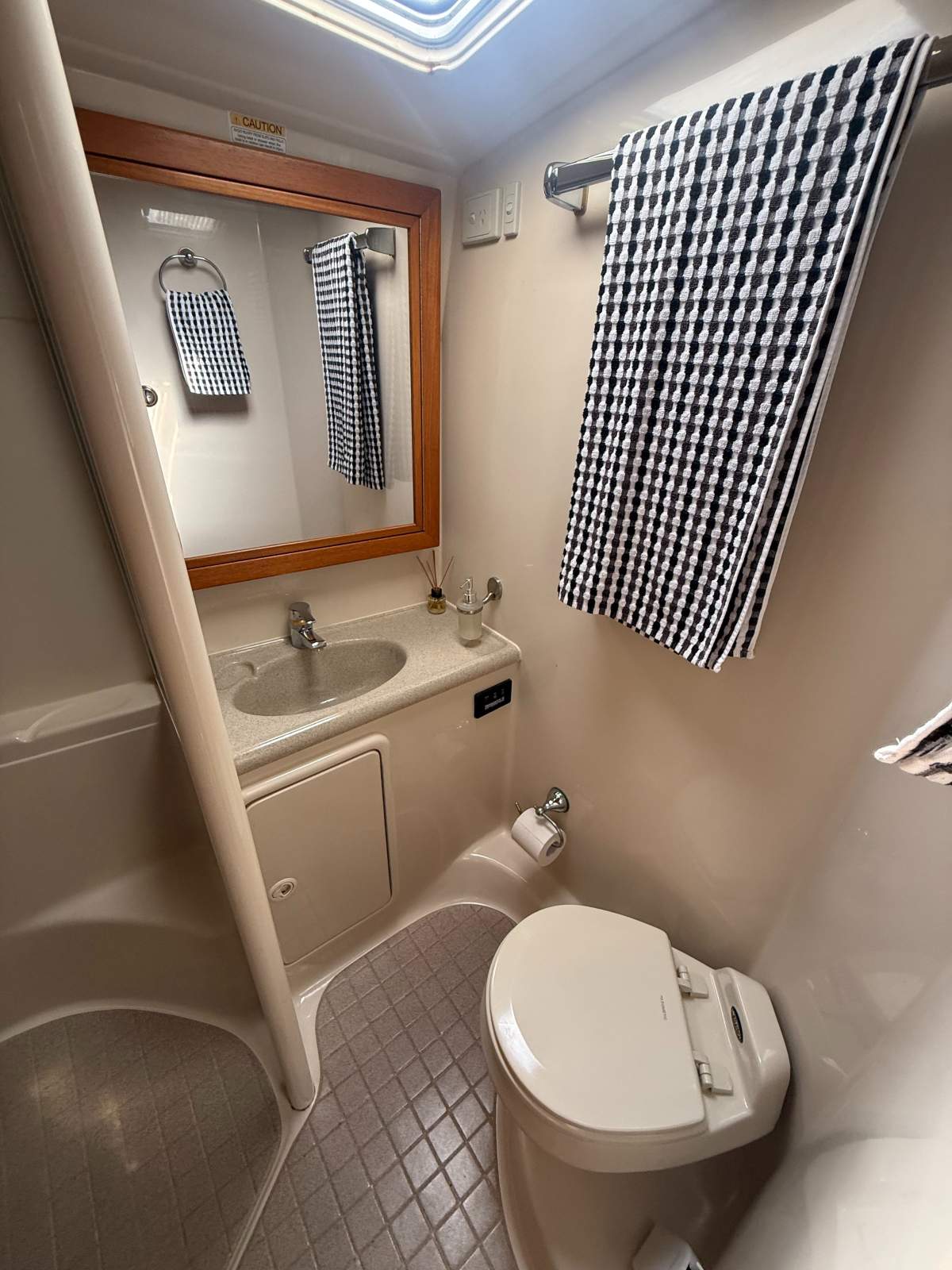 Riviera 39 Platinum (Series 2) Flybridge Cruiser - "SAMEDI"